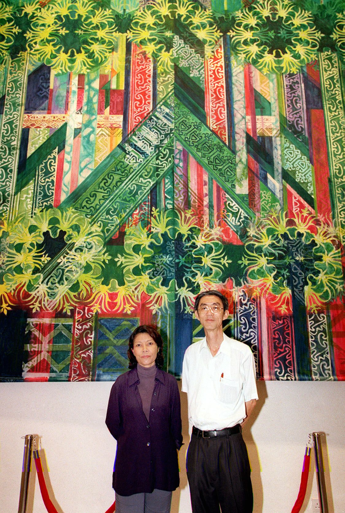 Malaysian artist Fatimah Chik, known for her pioneering batik work, dies aged 75 | The Star