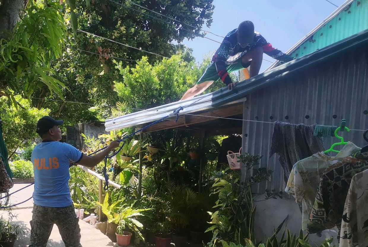 Thousands in Philippines rush to escape possible effects of Typhoon ...