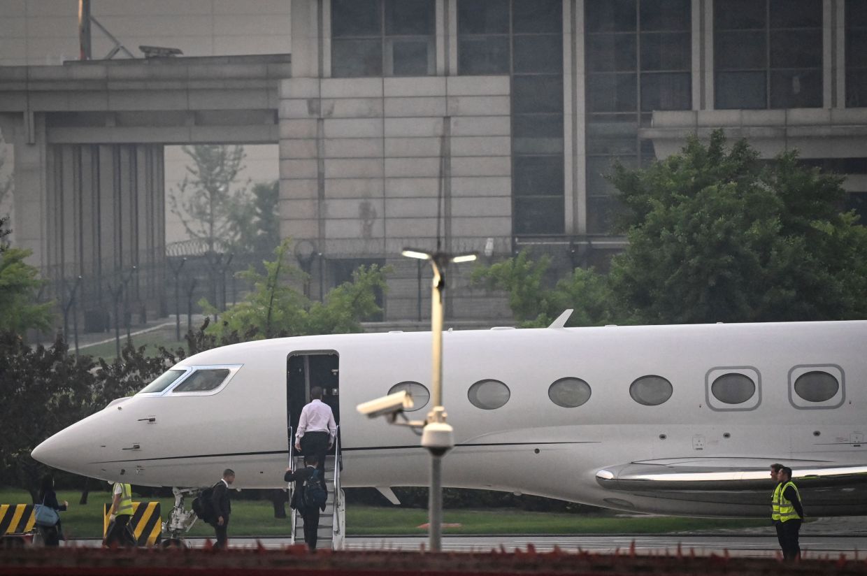 Flight tracker: Elon Musk’s jet leaves Shanghai as tycoon wraps up ...