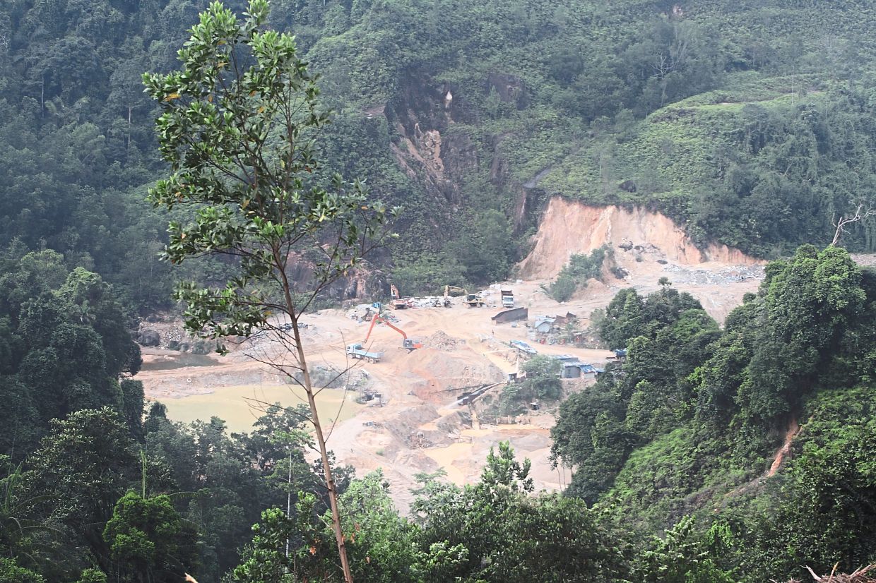 Earthworks mar Bukit Enggang | The Star