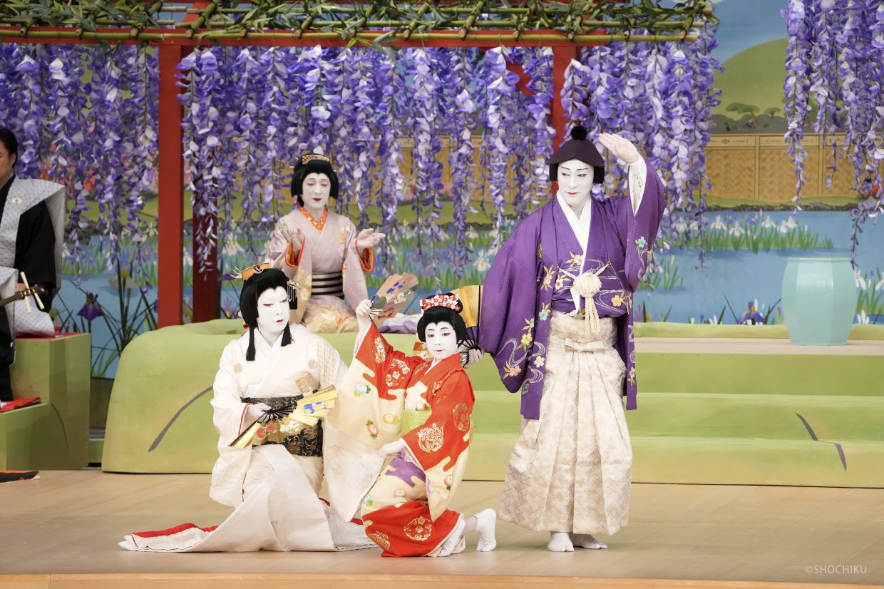 10-year-old Kabuki actor's debut breaks Japanese theatre traditions | The Star