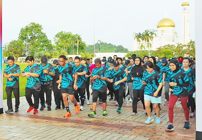 300 join Bandarku Ceria fun run in Brunei | The Star