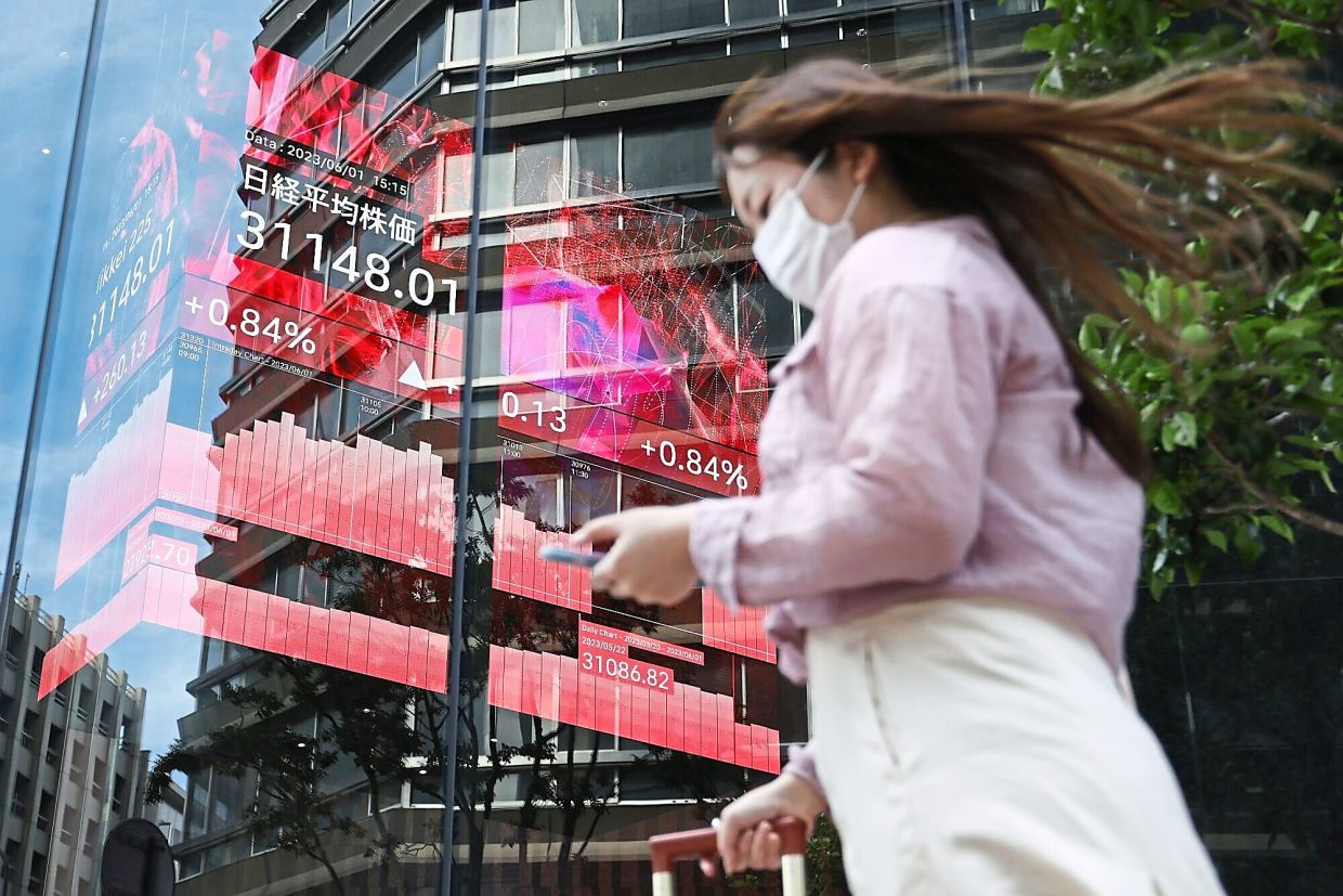 Japan service activity expands at record pace | The Star