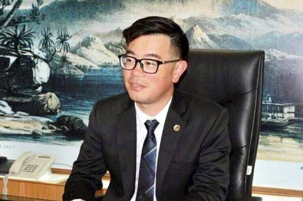 Junz Wong firmly with Warisan amid defections from KK division | The Star