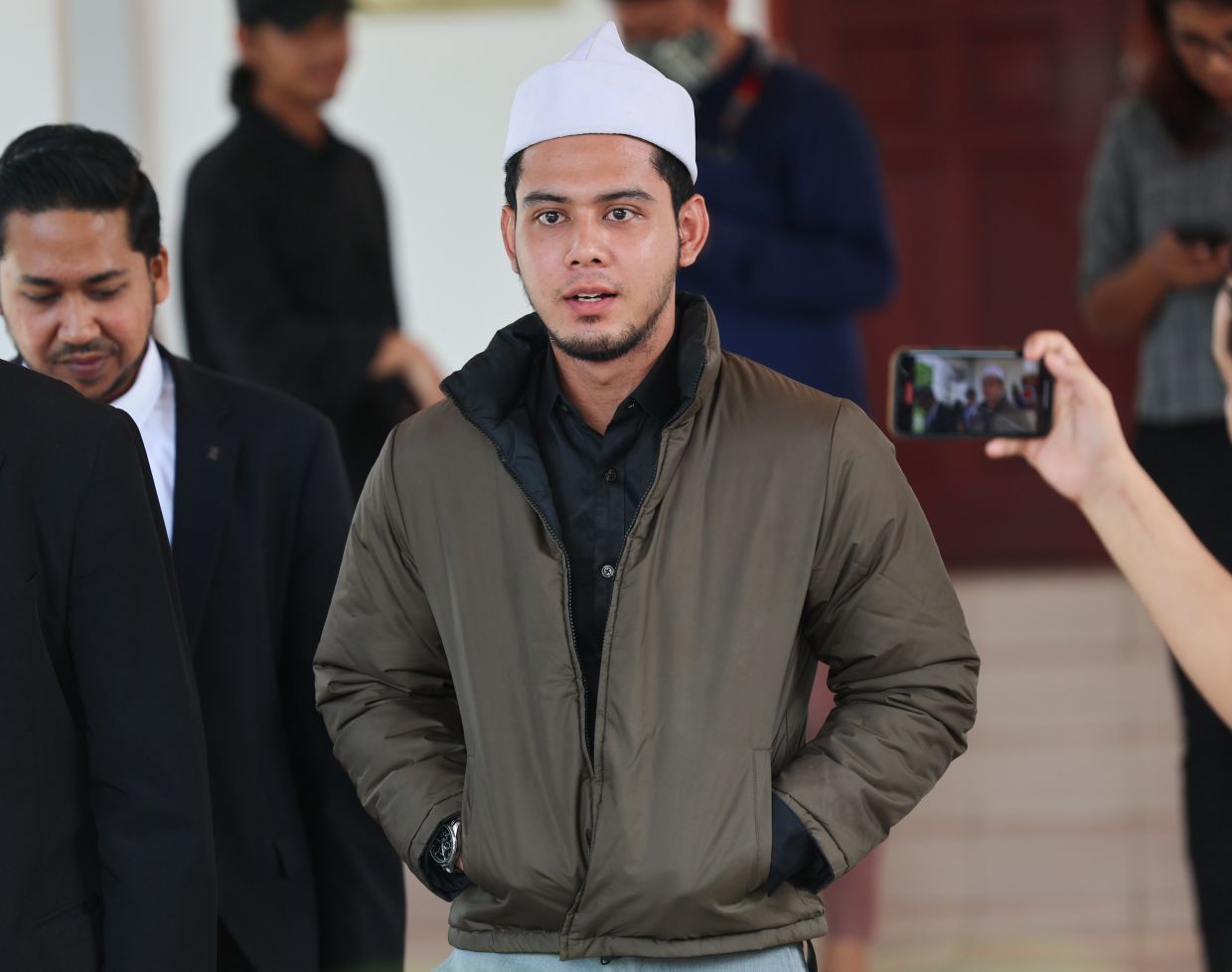 Domestic abuse: Actor Hafidz Roshdi fit to stand trial | The Star