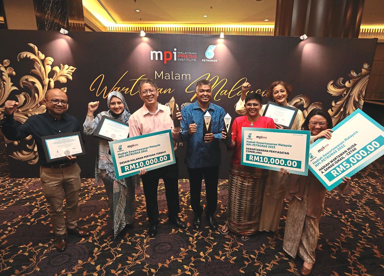 SMG bags journo awards | The Star