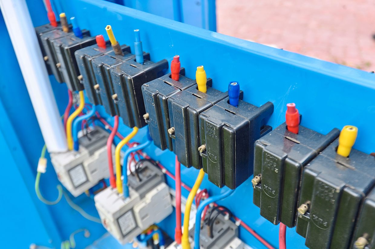 Thieves rip cables, parts worth RM300k | The Star