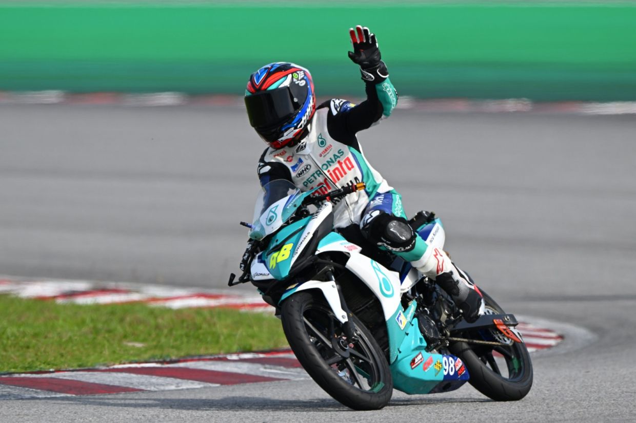 Motorsport: Izzat takes advantage of Afif and Azroy’s crash to seize ...