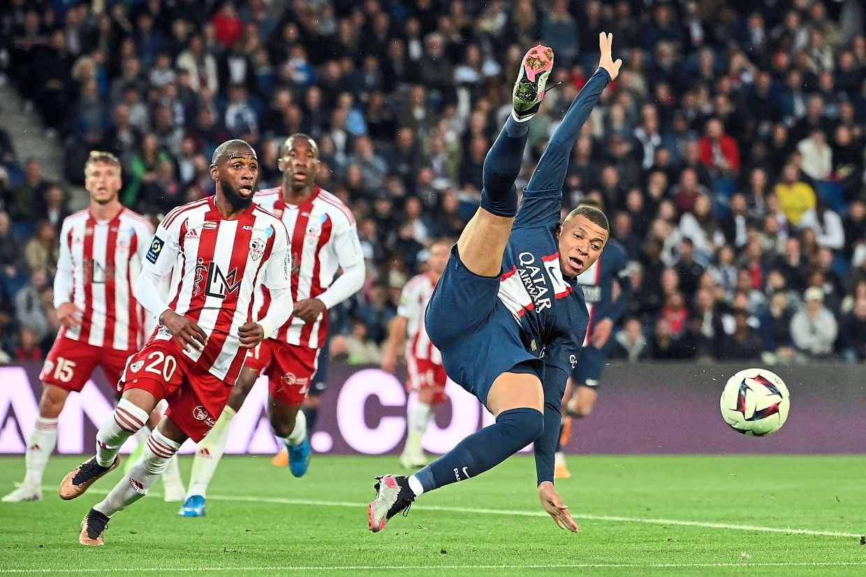Football: Mbappe falls out of love with Paris | The Star