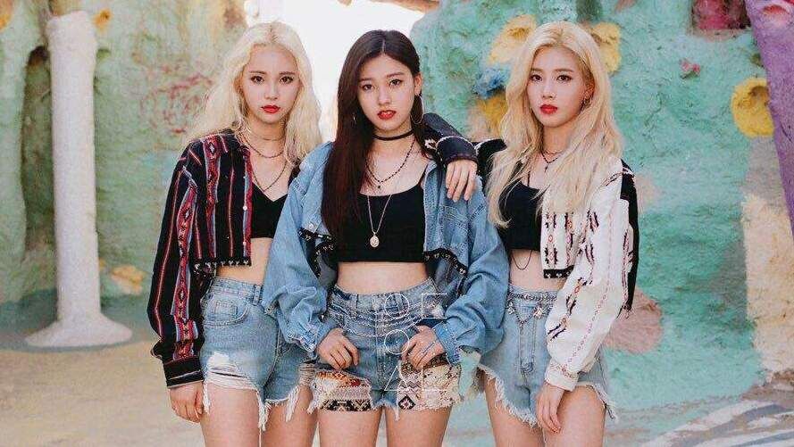 Ex-Loona members form new group Odd Eye Circle, will drop new album ...