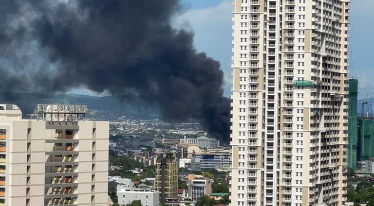 Blaze at Pasig city warehouse reaches third alarm | The Star