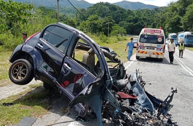 Parents killed, three kids badly hurt in collision with cement truck on ...