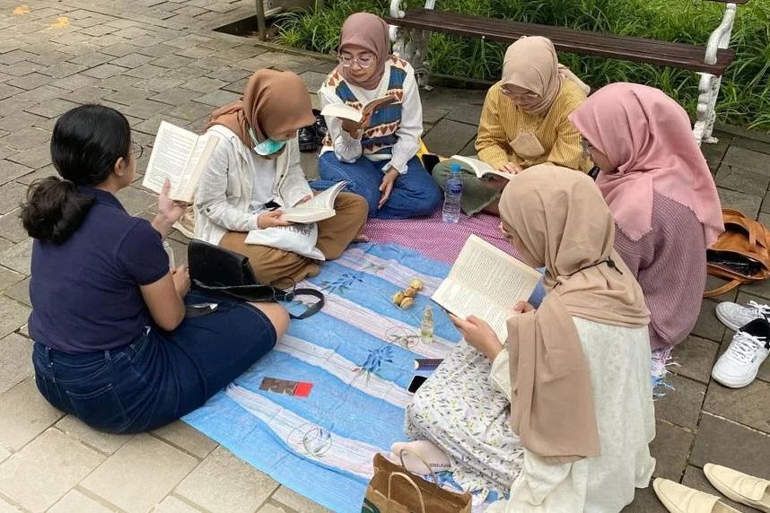 Indonesia’s silent book club aims to encourage the love for the written ...
