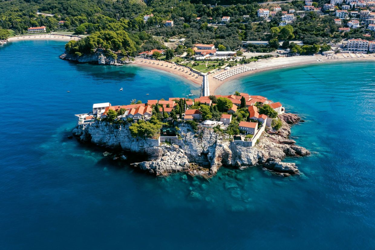 Welcome to Zuzalu, the pop-up city inhabited by billionaires who don't ...