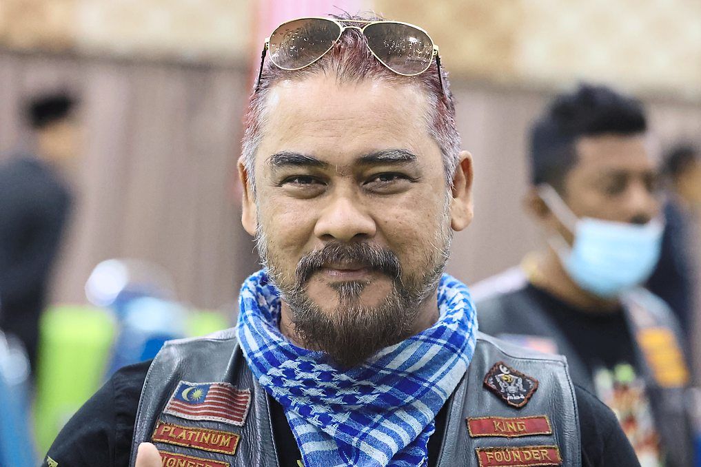 Awie reunites with his kids for Aidiladha | The Star