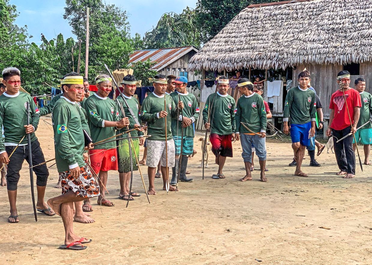 They defend the Amazon – with bows and spears | The Star