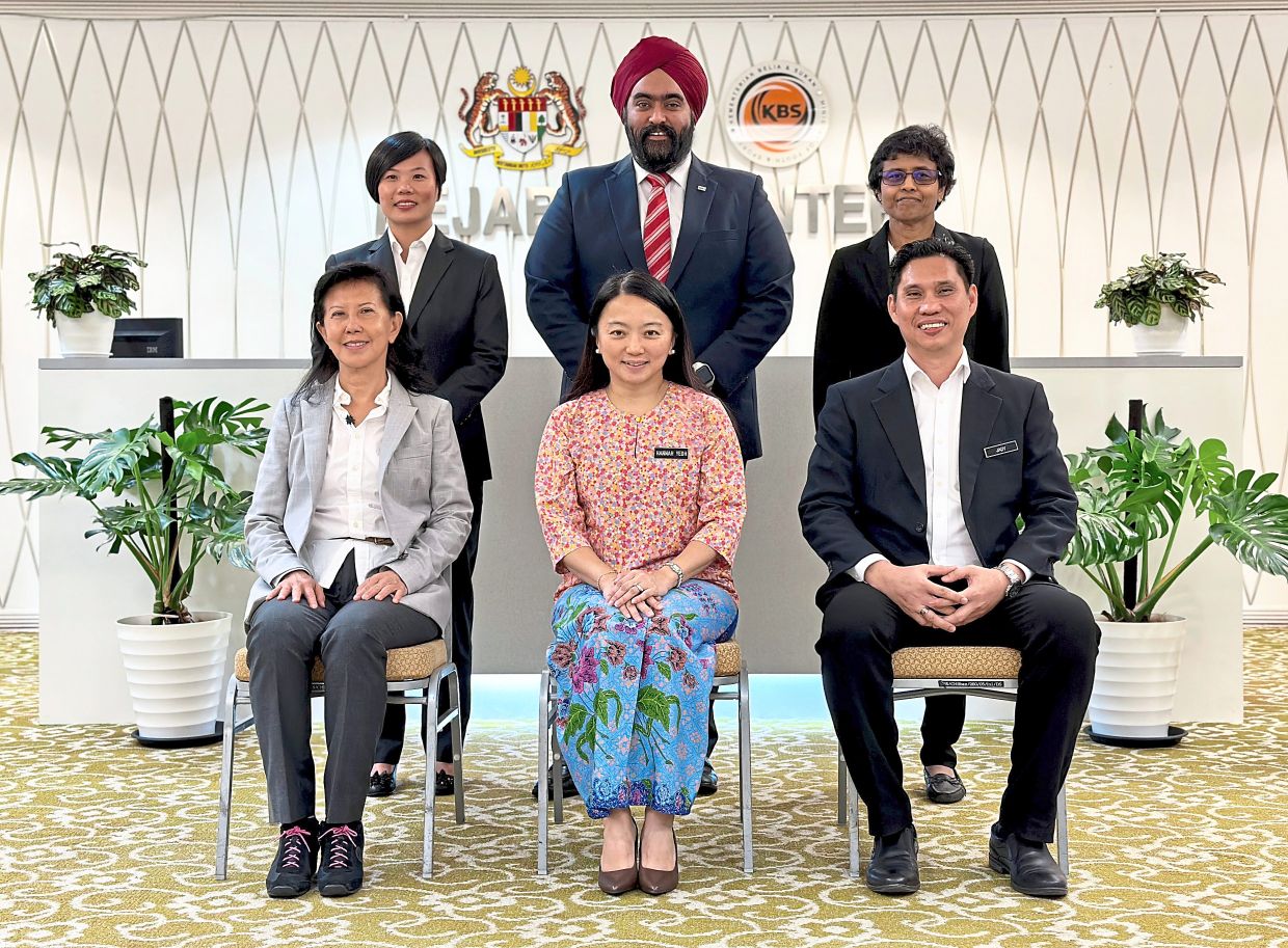 Other Sports: Low will head high-powered committee to solve sports ...