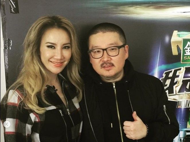 Coco Lee Plastic Surgery 2025 Golden Globes: Tinted Lip Balm Trend