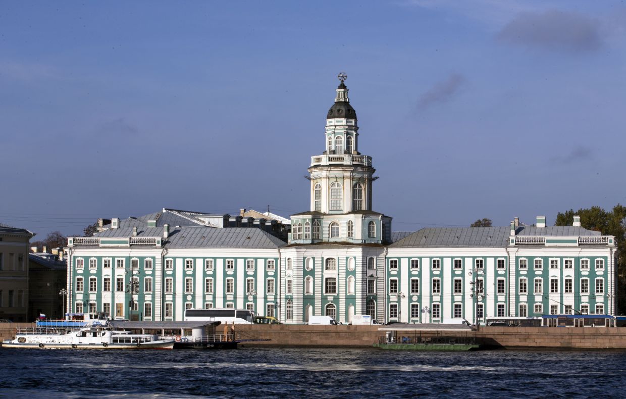 Russian scientists can't decide whether to flee or adapt as war rages ...