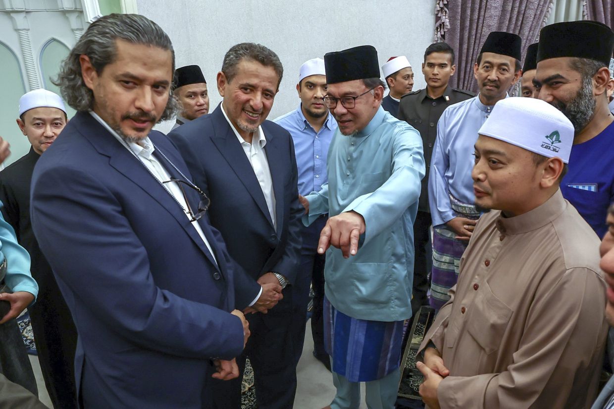 Anwar moved by presence of late Muslim scholar's sons at Madani lecture ...