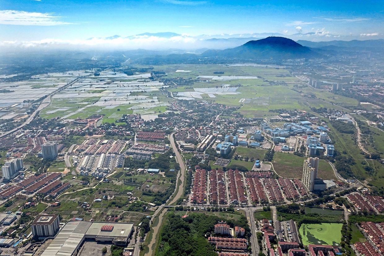 Big fight in Permatang Pauh | The Star