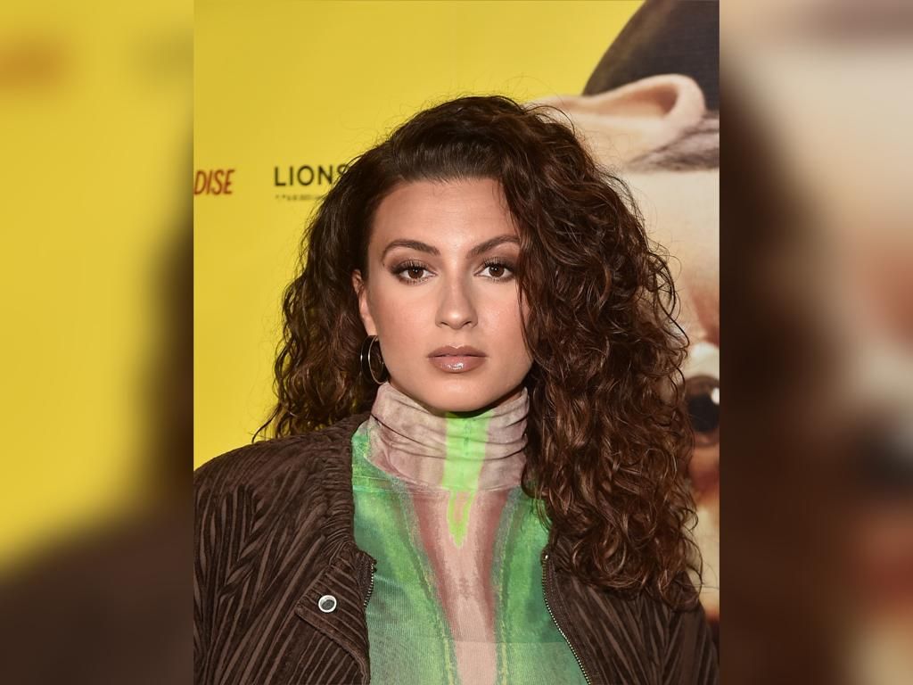 US singer Tori Kelly reportedly rushed to hospital with blood clots ...