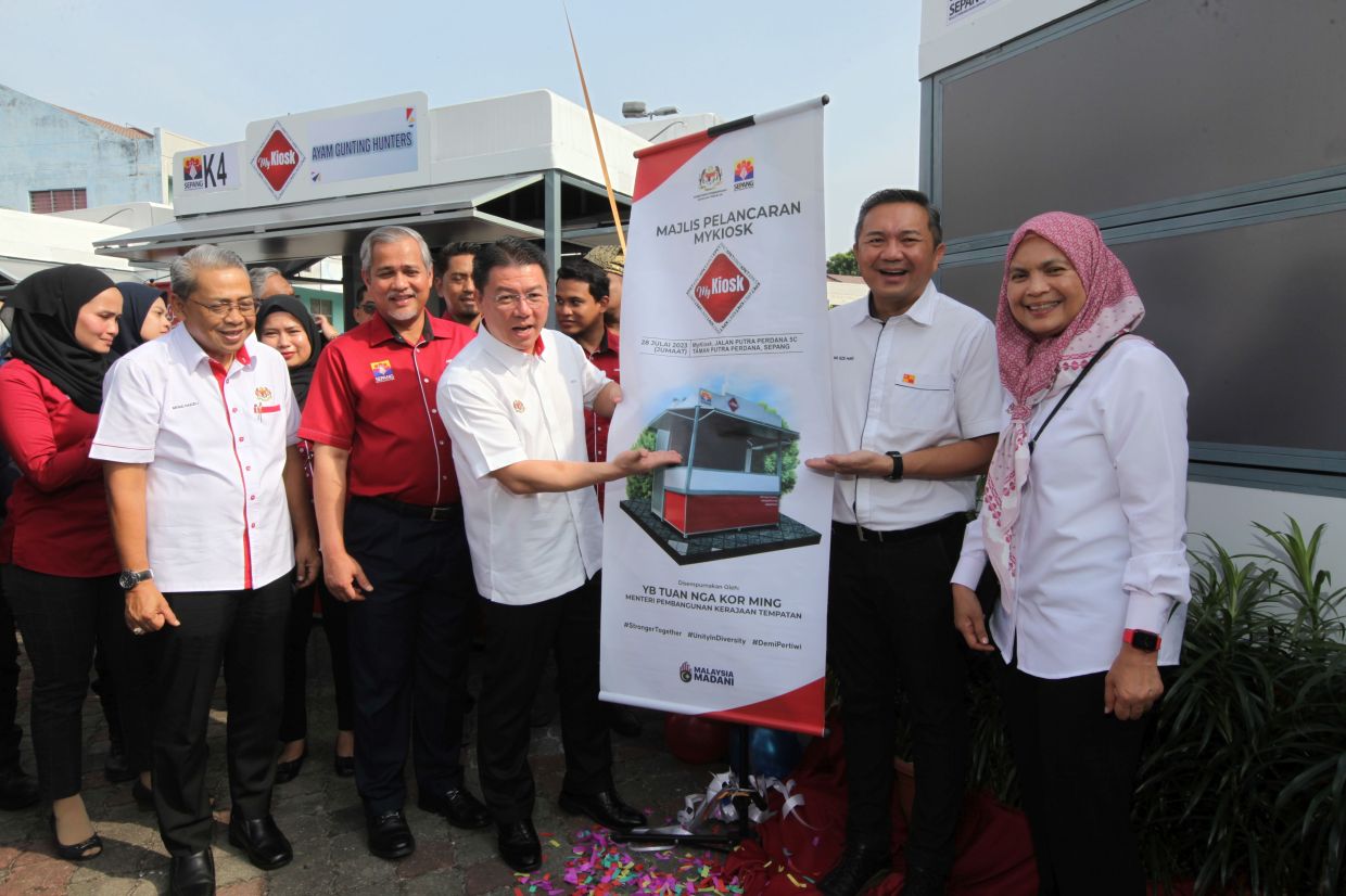 Govt to build over 3,000 solar-powered kiosks for petty traders ...