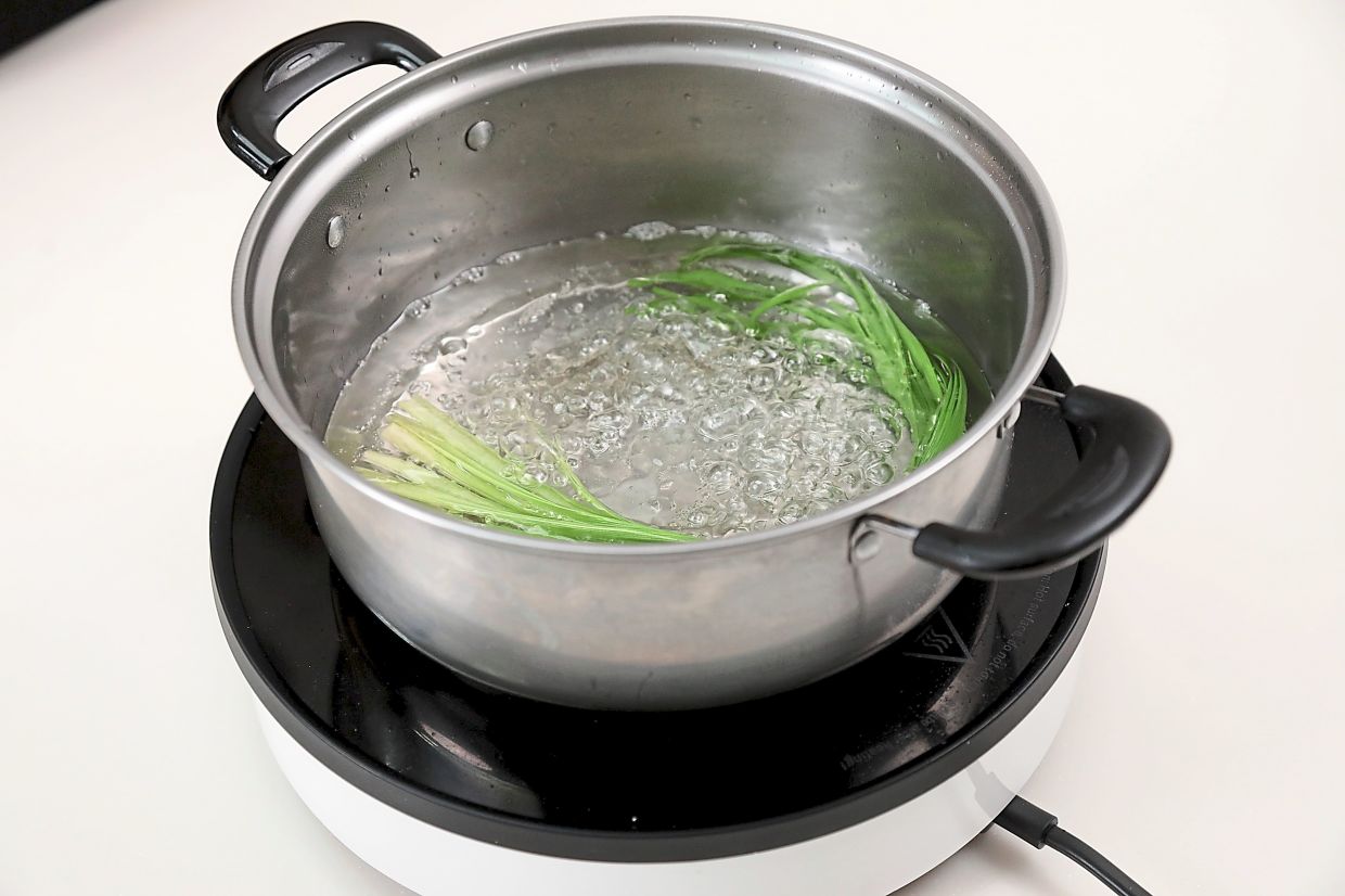 Sticky sumptuous vegan dessert from ground rice | The Star