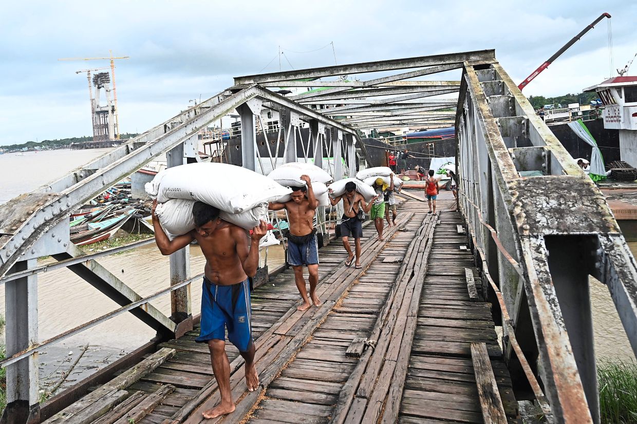 Border trade surges on the easing of rules | The Star
