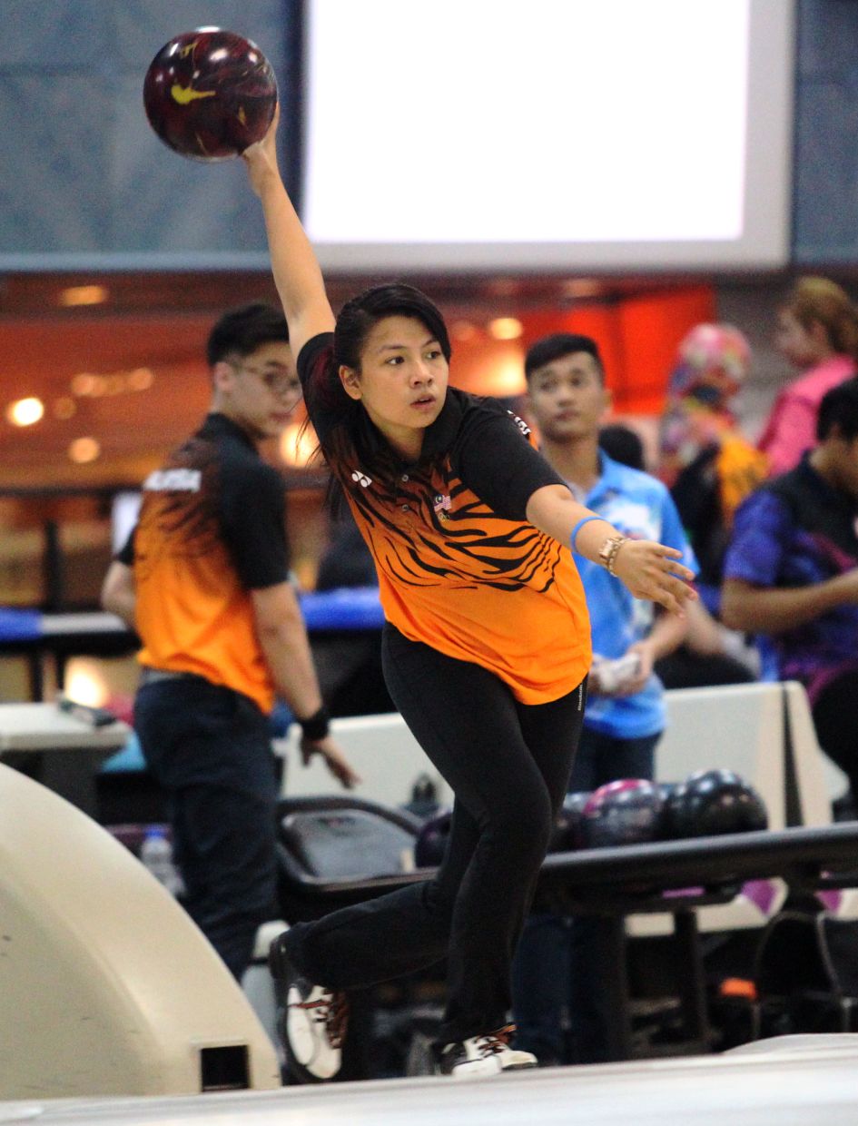 Bowling: Bowler Nora savours success up north again after eight years ...