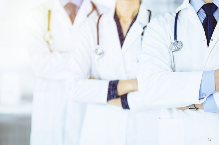 Korean doctors rake in sky-high pay amid shortages | The Star