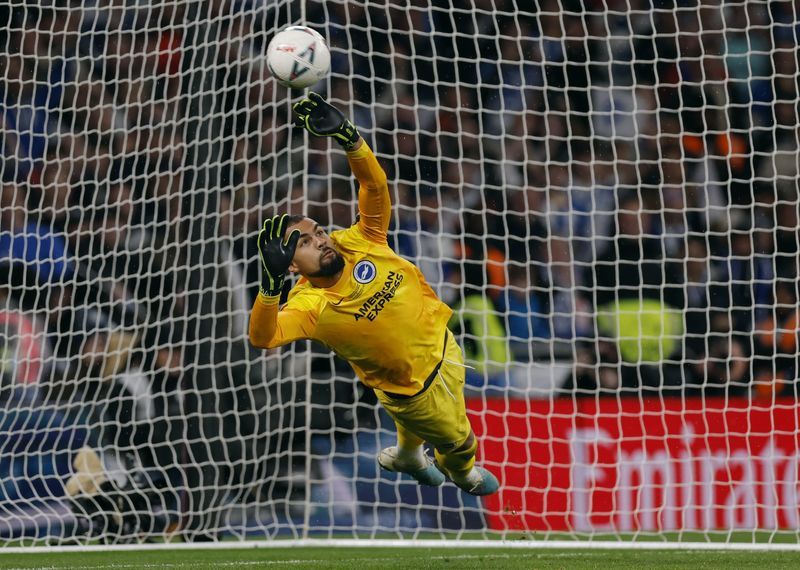 Football: Soccer-Chelsea sign goalkeeper Sanchez from Brighton | The Star