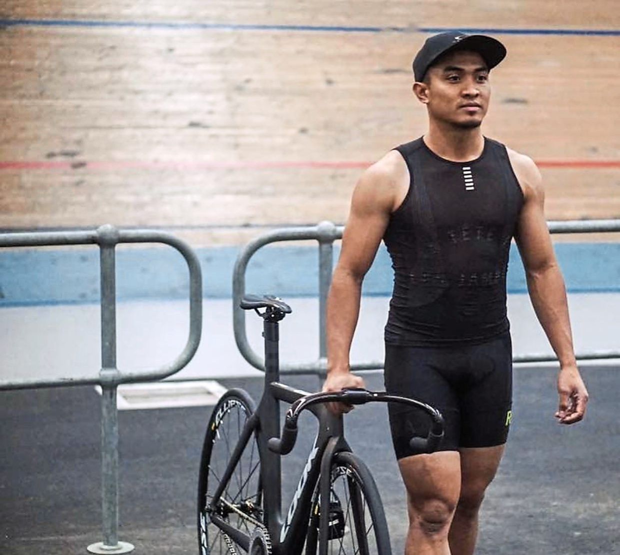 Cycling: Azizulhasni's sprint challenge fizzles out after infringement ...