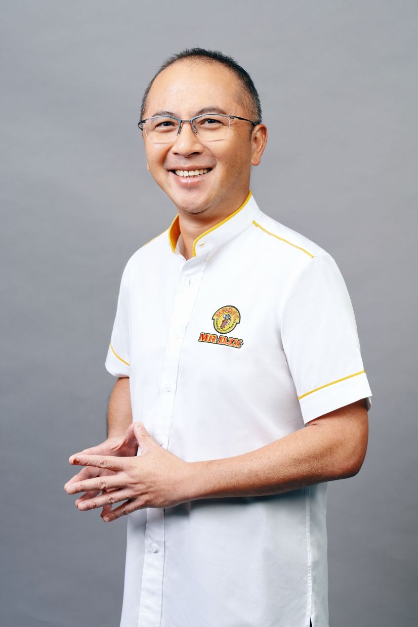 Maxis appoints MR DIY CEO Adrian Ong as director | KLSE Screener