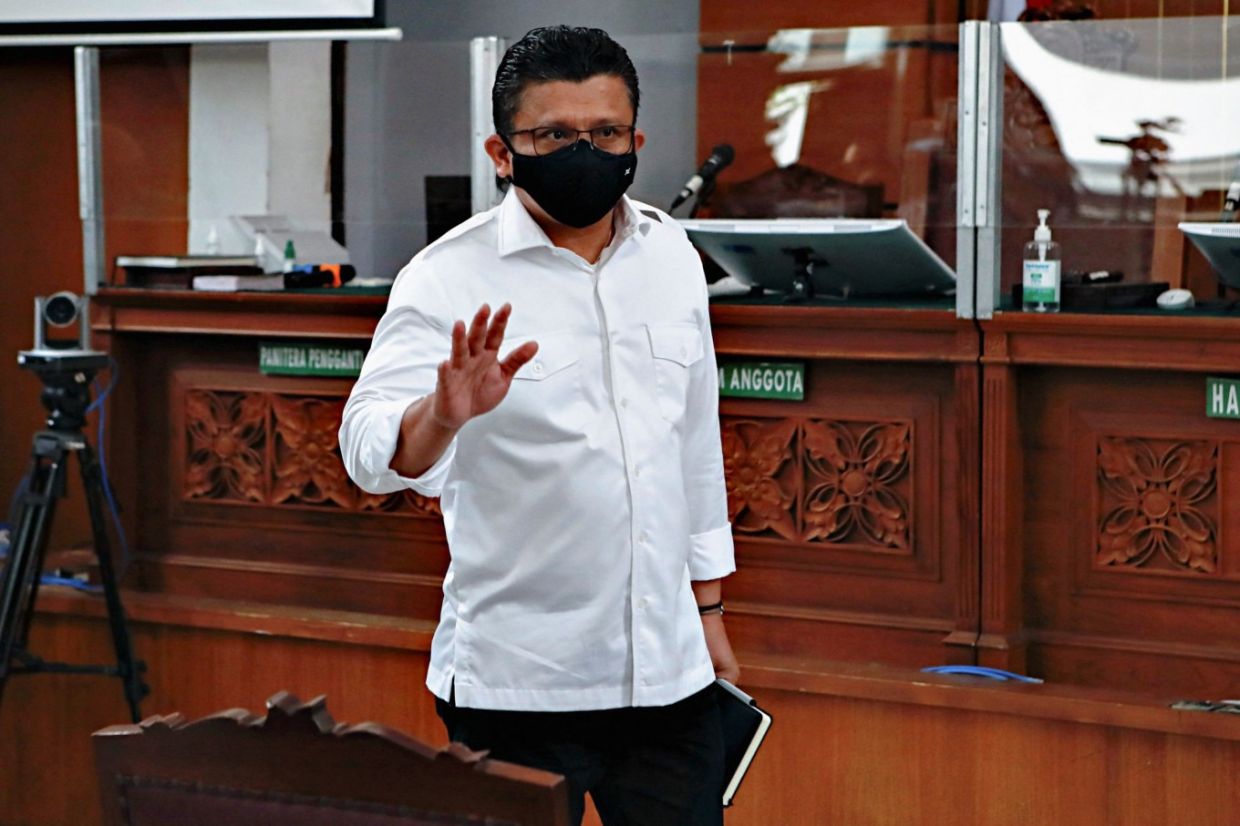 Indonesia commutes top cop's death sentence for murder to life in ...