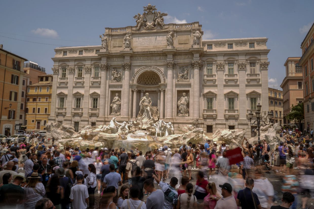 Top holiday destinations are now threatening bad tourists with jail ...