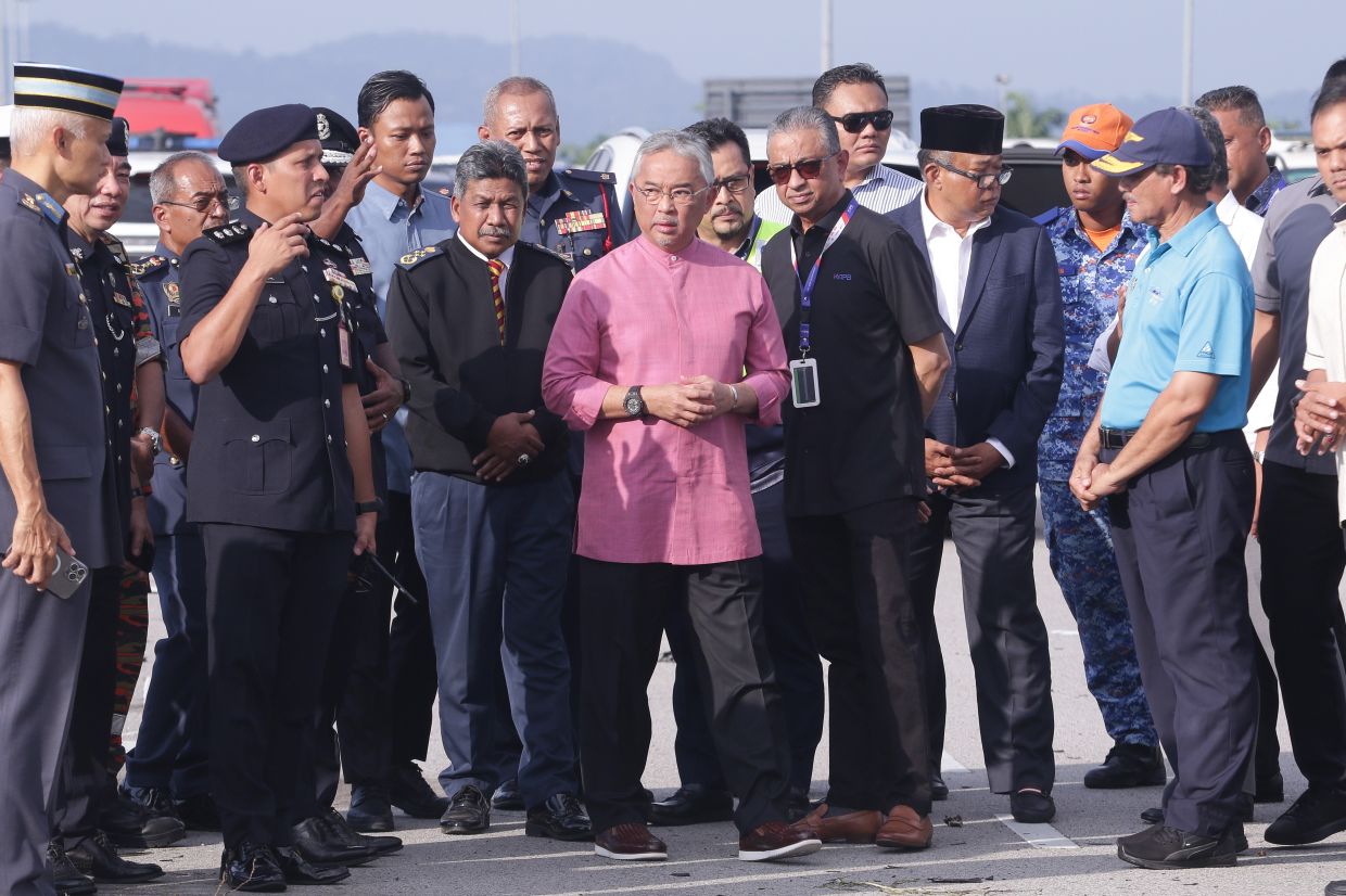 Elmina plane crash: Pahang exco member Johari Harun among those killed | The Star