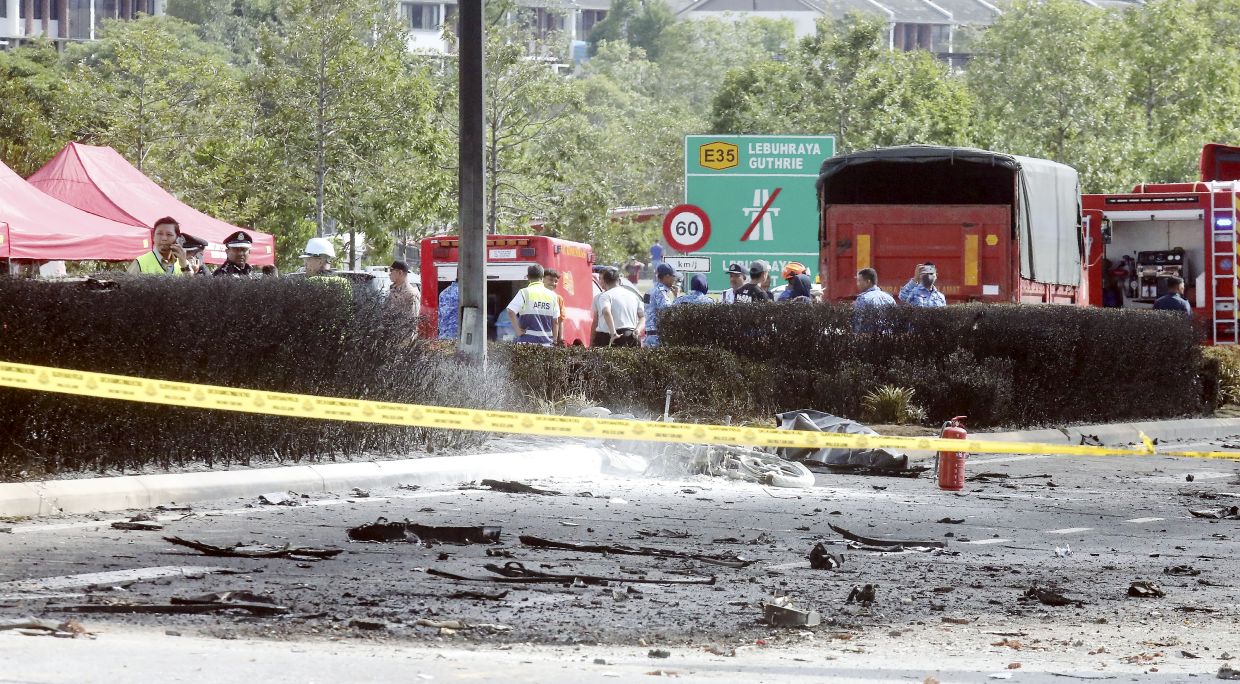 Elmina plane crash: Pahang exco member Johari Harun among those killed ...