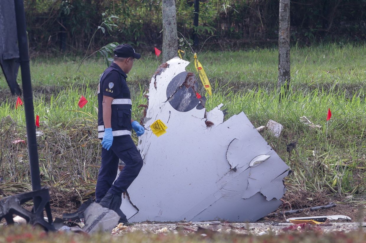 Elmina plane crash: Pahang exco member Johari Harun among those killed | The Star