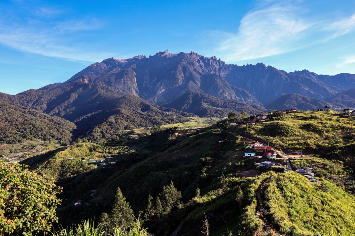 'Kembara Kenali Borneo' tour realises King's dream to be with people in ...