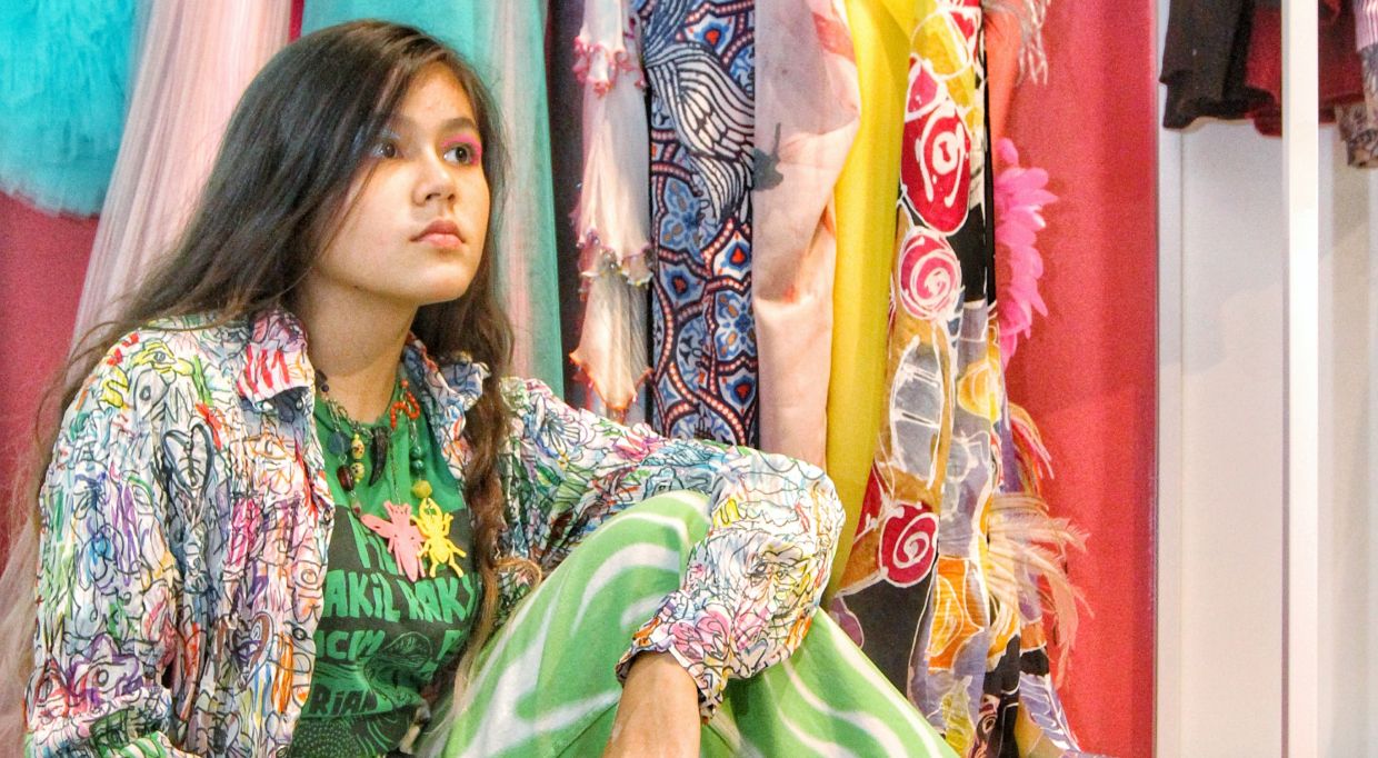While fashion is her legacy, Melinda Looi's daughter has her eye on art ...