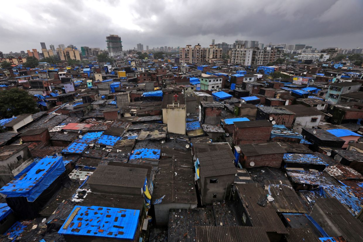 Armed with data, slum dwellers demand better services | The Star