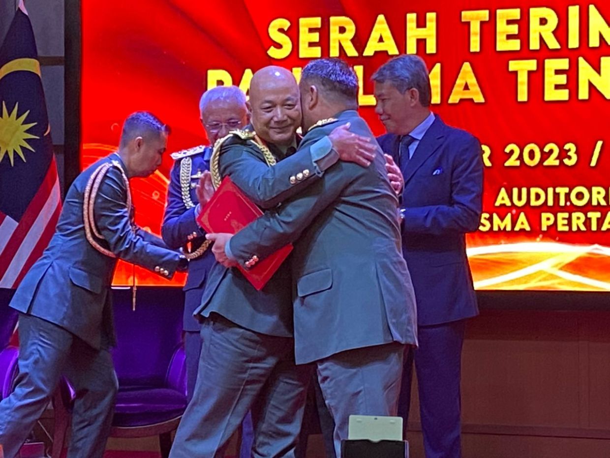 Gen 'Apai' Affendi steps down as Armed Forces chief | The Star