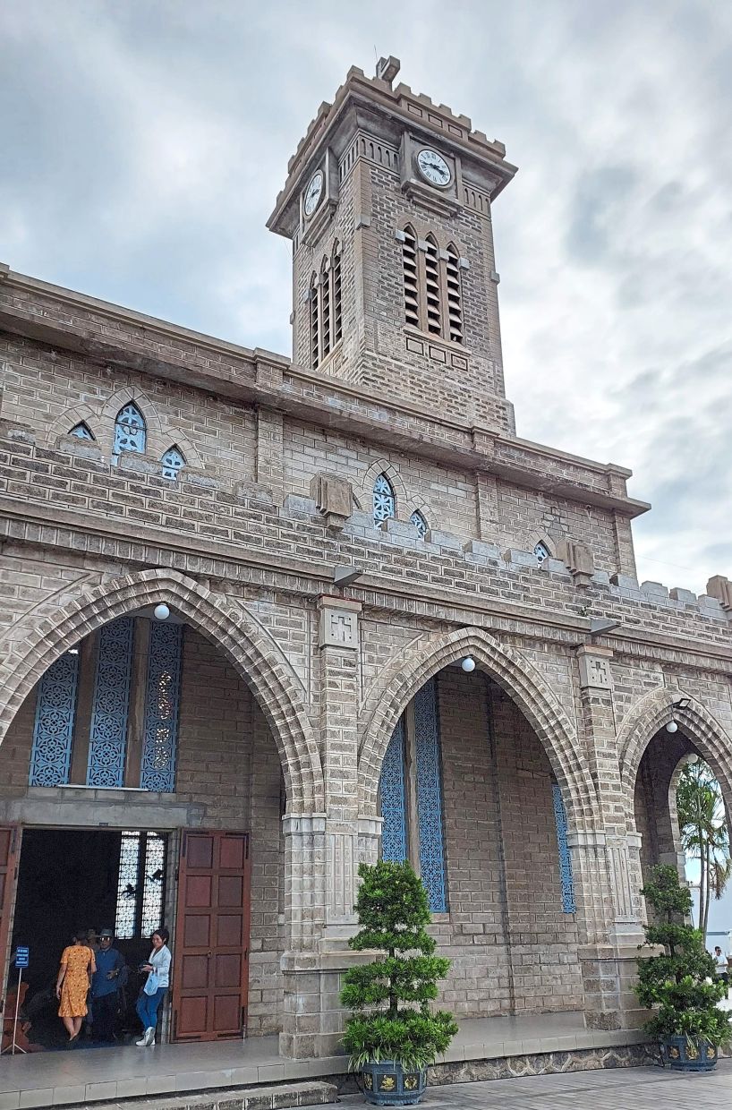 Vietnam's up-and-coming luxury resort town used to be a military base ...