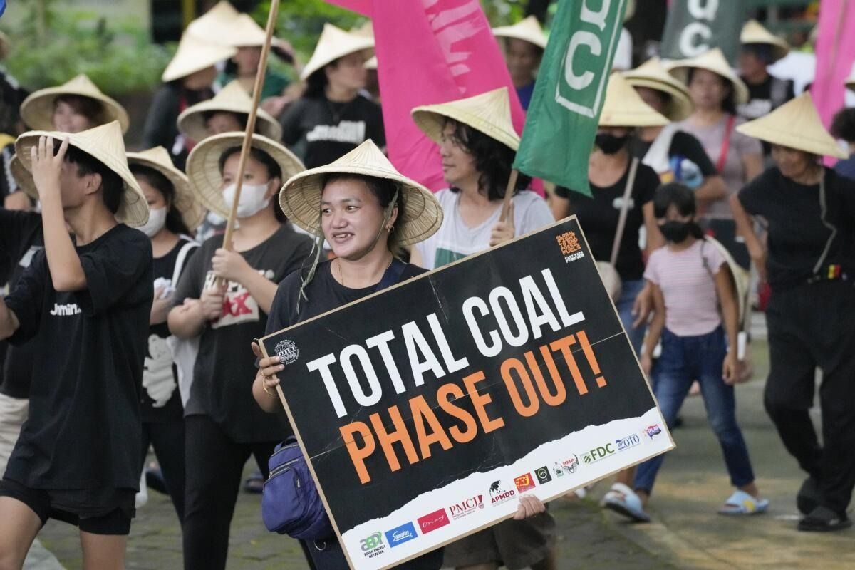 Climate protesters around the world are calling for an end to fossils ...