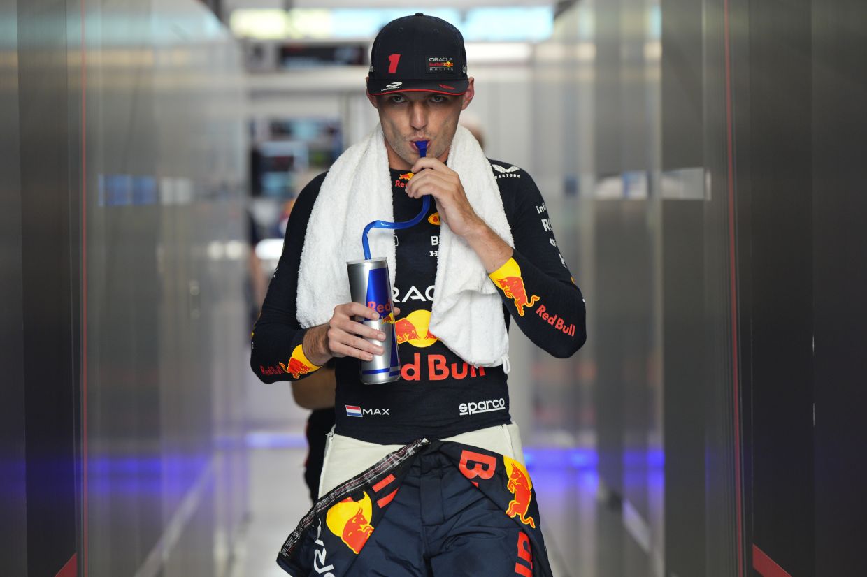 F1 drivers ready for the heat and humidity in Singapore, where their ...