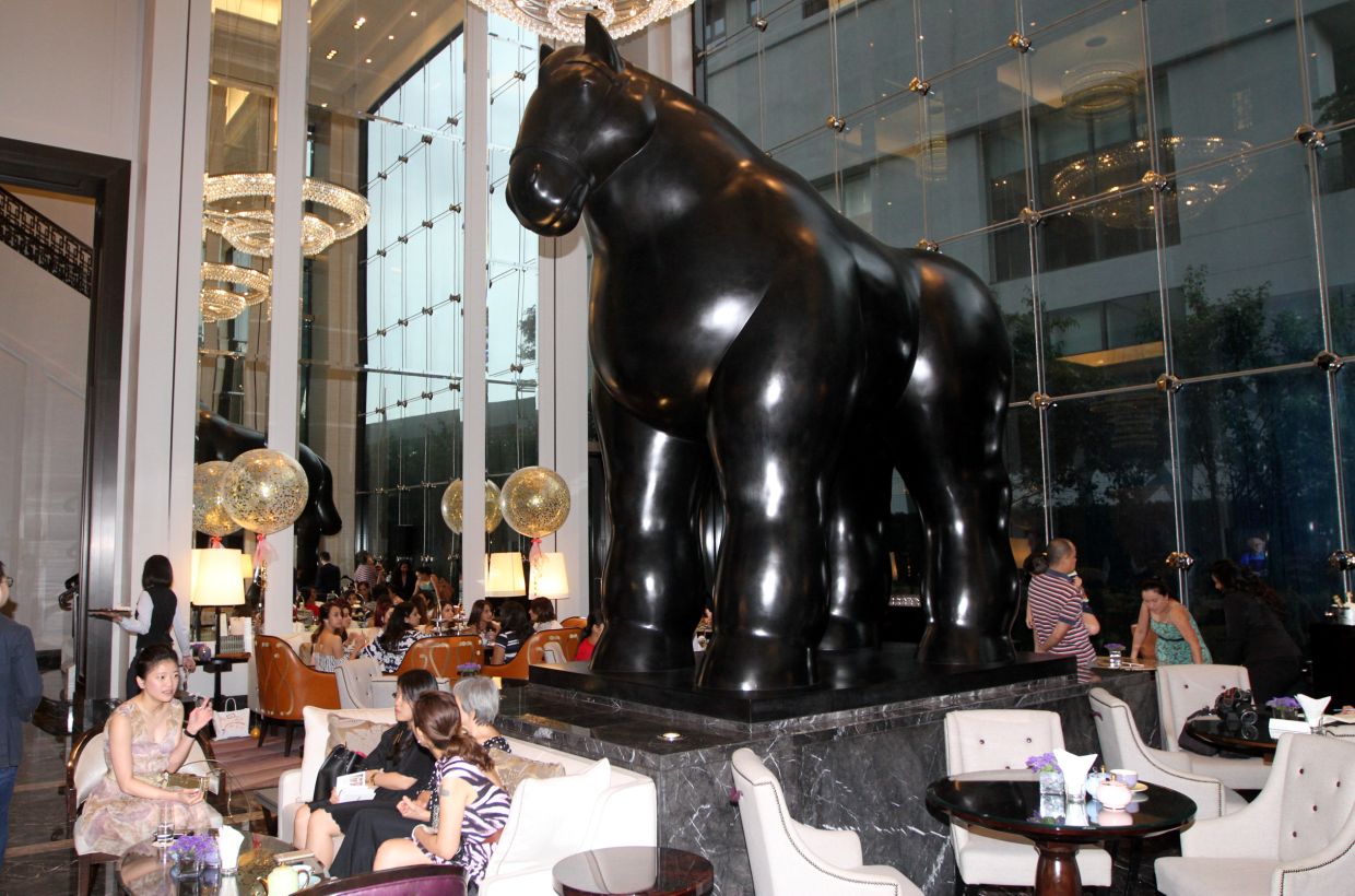 Colombian artist Fernando Botero, known for voluptuous art, dead at 91 ...