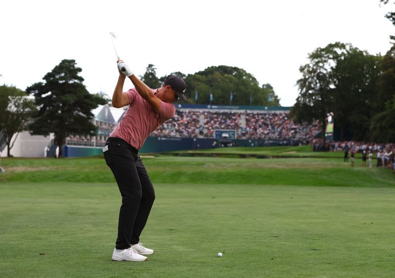 Golf: Golf-Aberg takes two-shot lead into final round at Wentworth ...