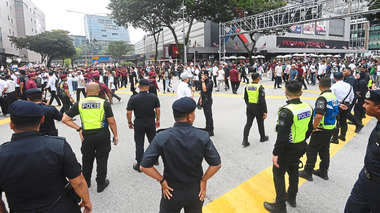 25 to be called up over rally | The Star