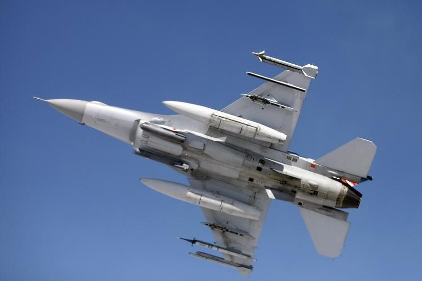 Singapore upgrades its F-16 fighter jets with advanced capabilities ...